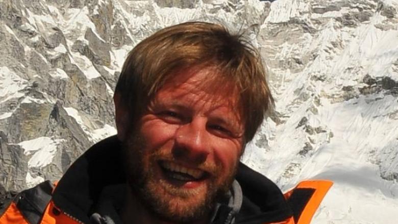 FOTO | Placă memorială pentru alpinistul Zsolt Torok, în Munții Făgăraș