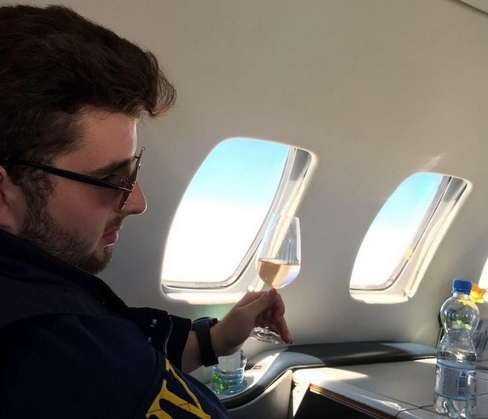 FOTO | A căutat soţia unui fotbalist în baza de date MAI! Dosar penal ...